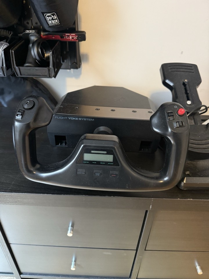 Logitech Saitek Pro Flight Yoke System w/ Foot Pedals & Throttle ...