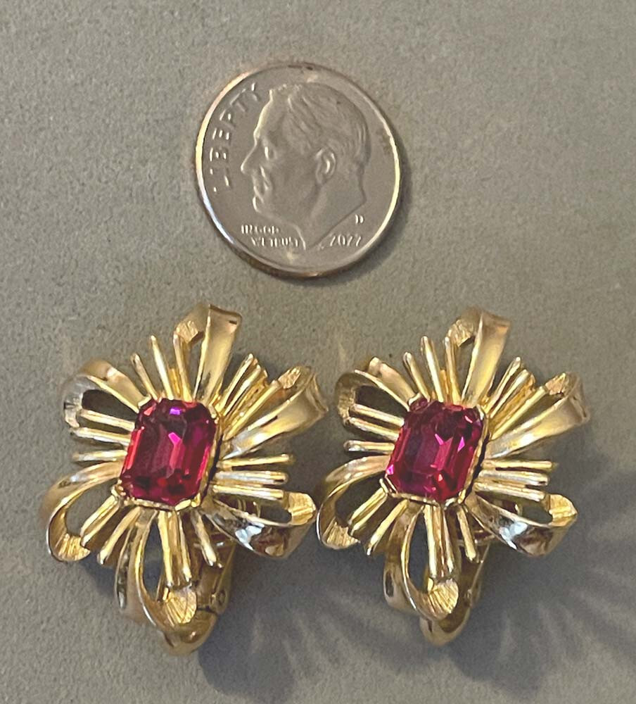 Rare 60's Crown TRIFARI Logo Large Hot Pink Rhineston… - Gem