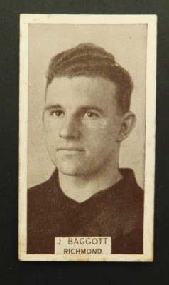 Orig. Wills Cigarette Card - Footballers 1933 # 55 J Baggott Richmond ...