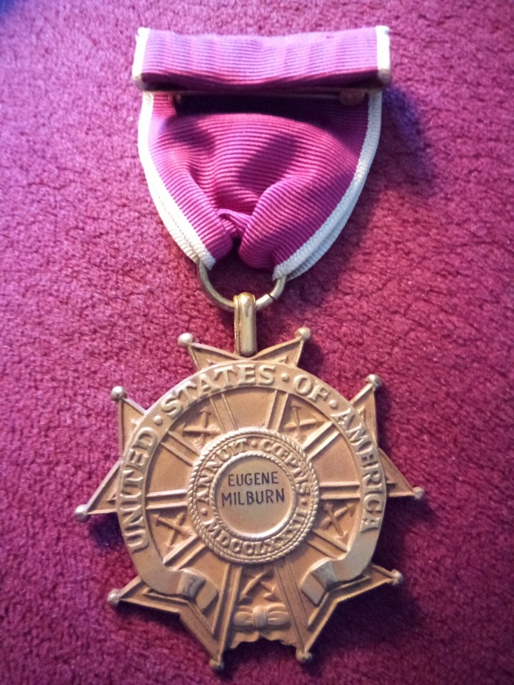 AUTHENTIC WWII U.S. ARMY LEGION OF MERIT MEDAL - RED WHITE ENAMEL ...