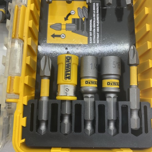 DEWALT MAXFIT ULTRA 1/4 in. Hex Steel Screwdriving Bit Set (30-Piece ...