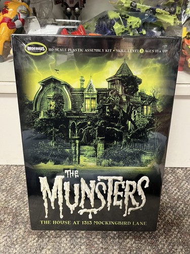 * MOEBIUS HO SCALE THE MUNSTERS HOUSE PLASTIC MODEL KIT #929 *ST | eBay
