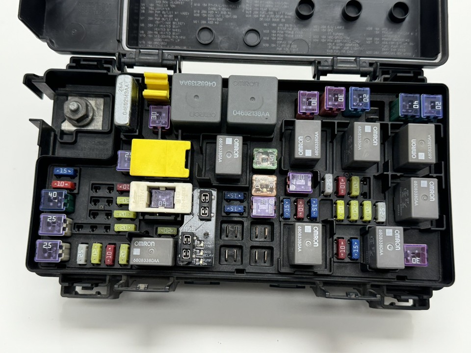 2011 DODGE RAM 1500 TOTALLY INTEGRATED POWER MODULE TIPM FUSEBOX ...