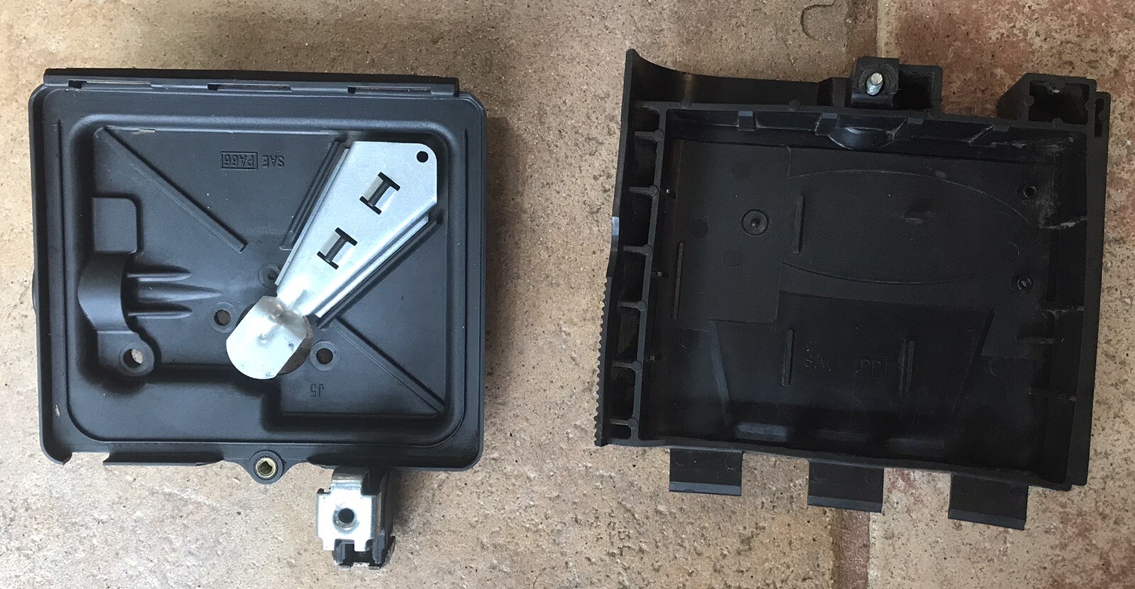 Briggs & Stratton 795259 (Replaces 792040) Air Filter Base and Cover ...