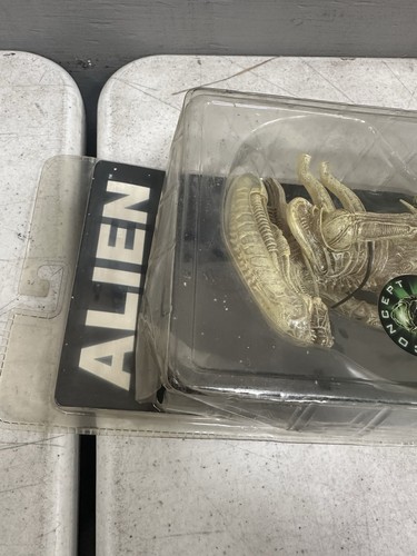 NECA Alien Xenomorph Translucent Prototype Suit 7" Packaging Damage ...