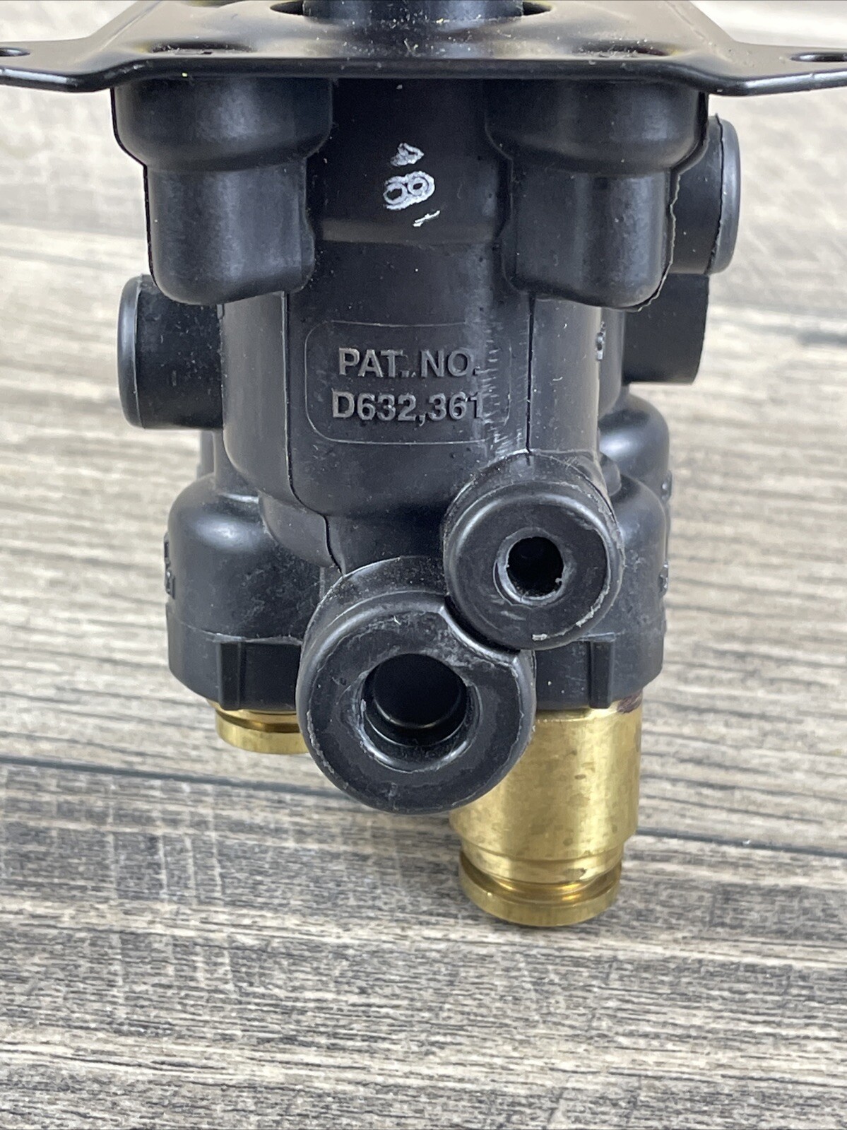 Bendix Air Brake Valve Controller 909598 for sale online | eBay