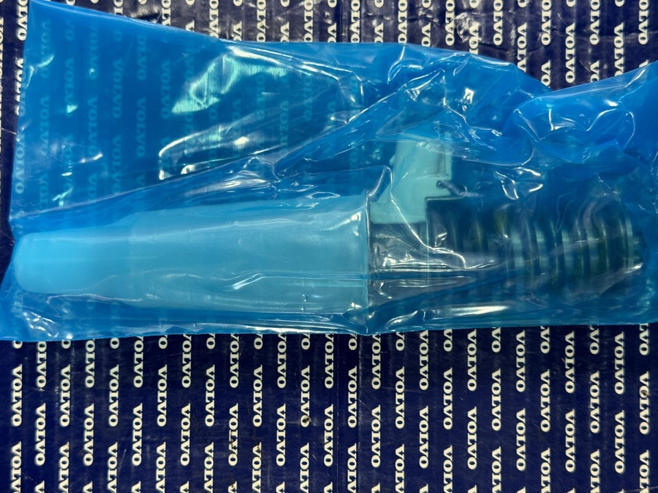 Brand new Genuine OEM Volvo D13 fuel injector 85020428 | eBay