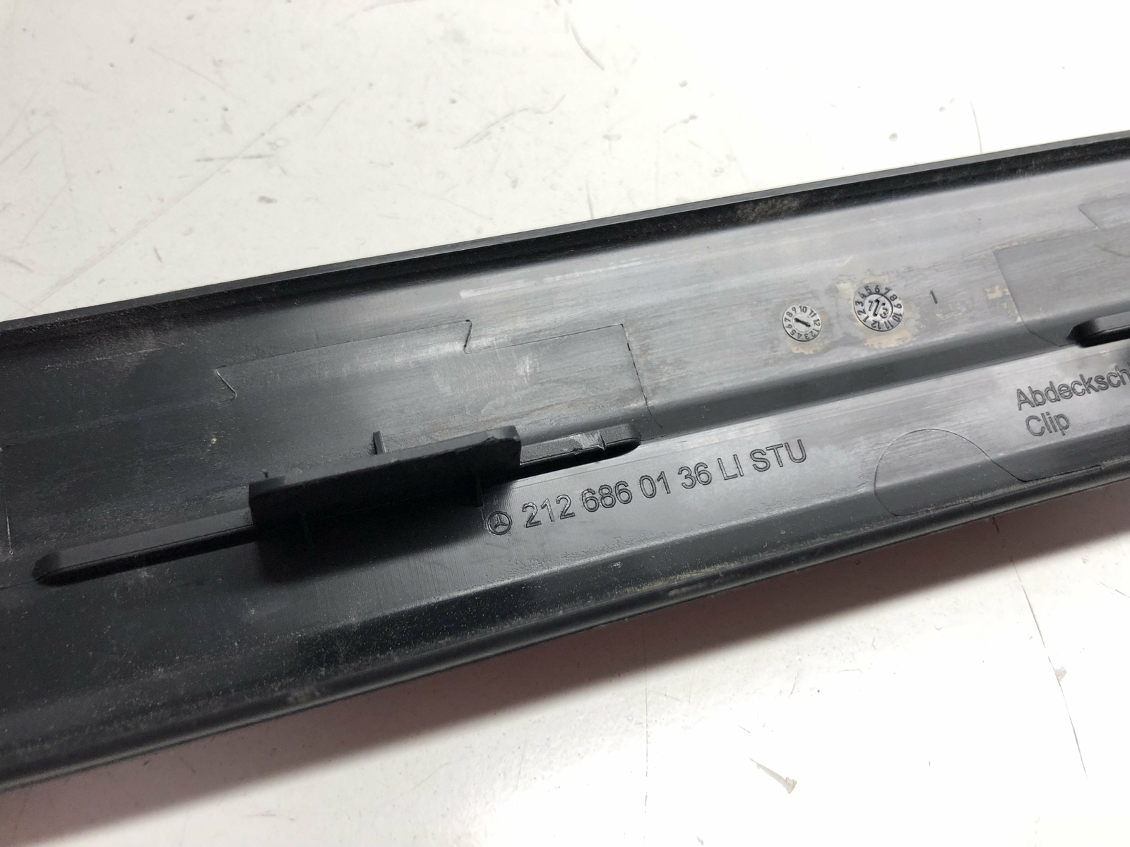 MERCEDES-BENZ CLS C218 LEFT SIDE DOOR SILL PANEL TRIM A2126860136 2013 ...