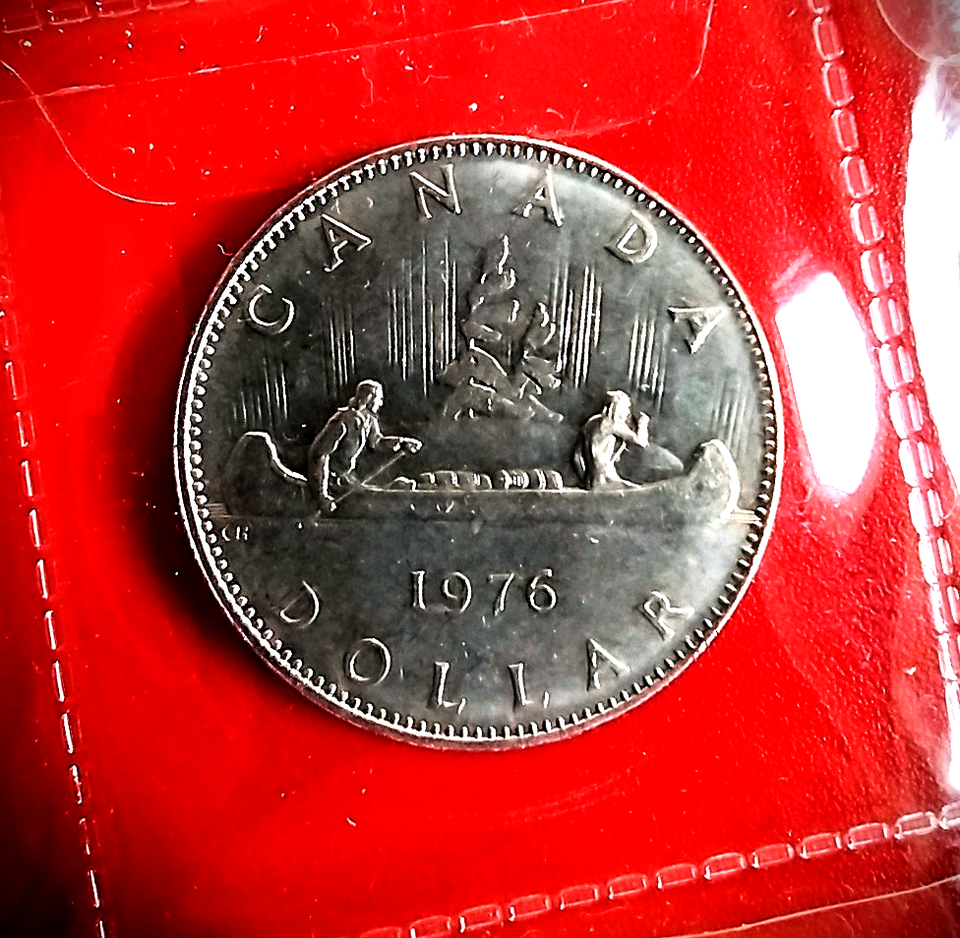 1965 to 2006 **LOT OF 16 DOLLAR COINS + FOLDER** (Various years ...