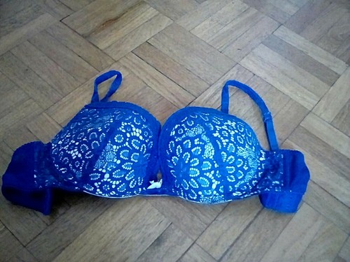 Deep/bright Blue Lace Bra With pink/flesh padding under 32D New Look ...