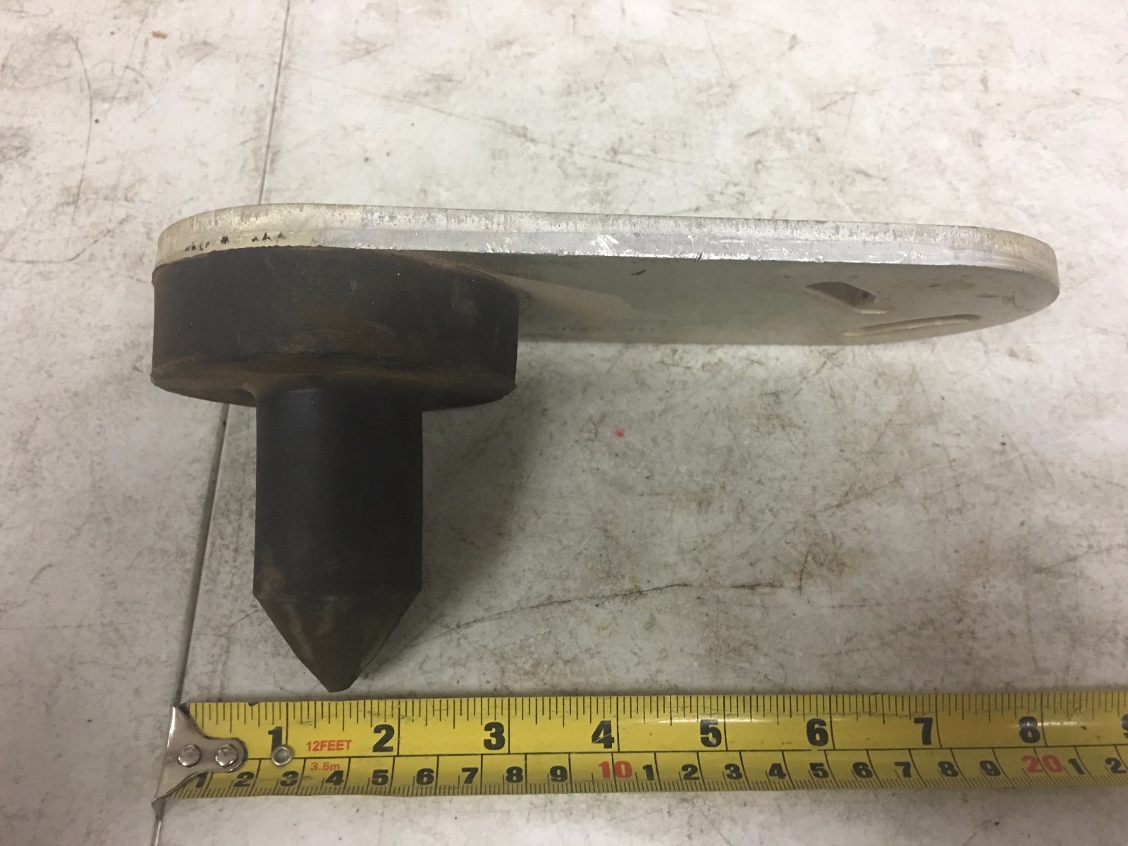 Left KW Hood Locator Pin & Bracket Kenworth # K179-481 Ref. # K273257 ...