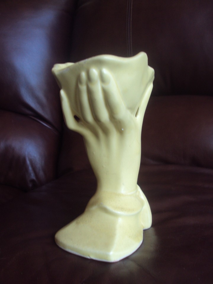 VINTAGE NELSON MCCOY YELLOW HAND SEASHELLS VASE / PLANTER. HTF! | eBay