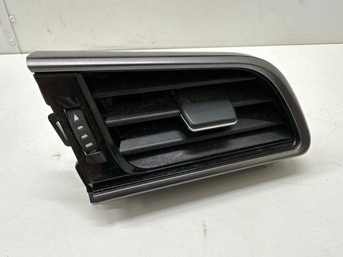 TOYOTA CAMRY V7 5565033450 Bouches d'aération du Tableau de Bord 2.50 ...