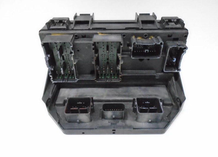 DODGE 2009-2010 NITRO LIBERTY 04692304AE INTEGRATED POWER MODULE FUSE ...