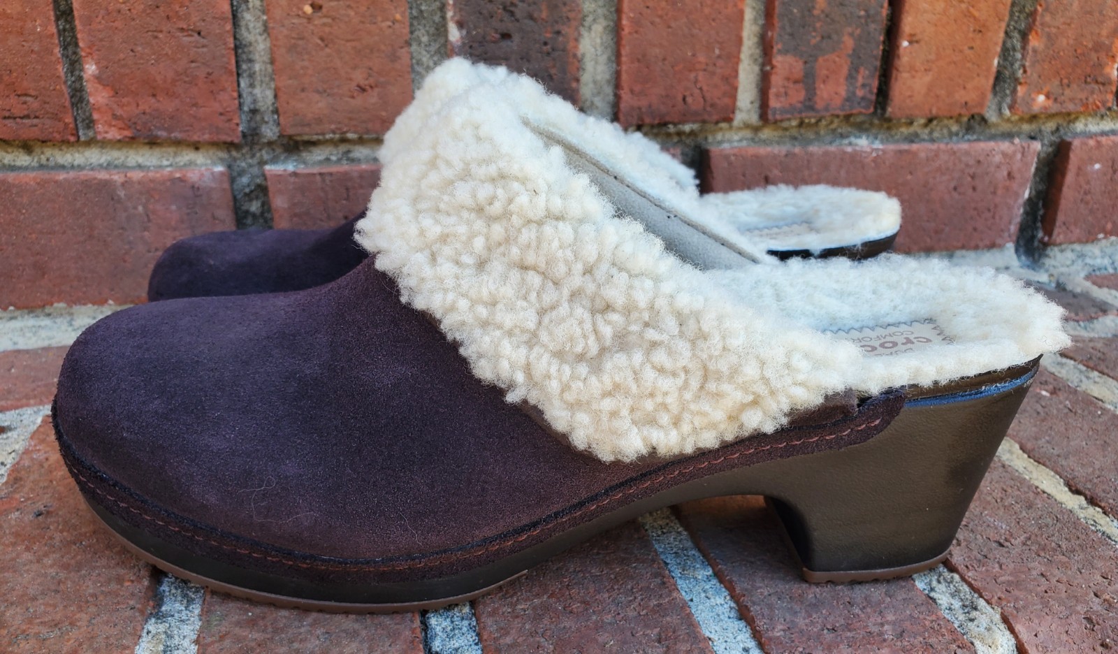 *CROCS*Sarah Luxe Sherpa Lined Mule Espresso-Color Wm… - Gem