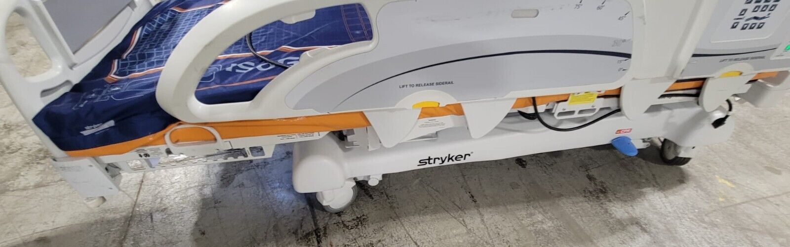 Stryker InTouch 2141Zoom ICU Hospital Bed w/Isolibrium Mattress (MAB ...