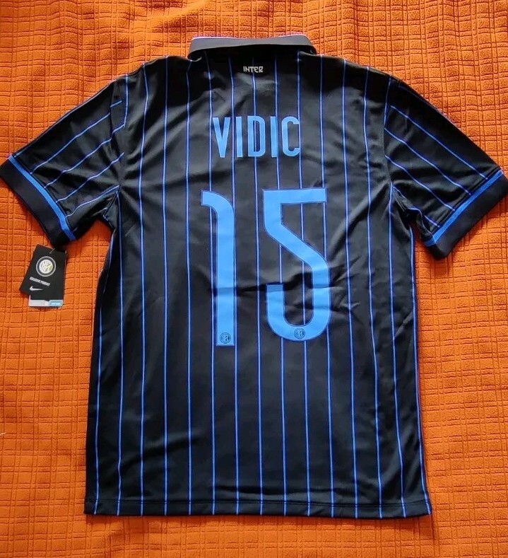 Foto Vidic Inter Milan 696 Vidic Inter Photos & High Res Pictures