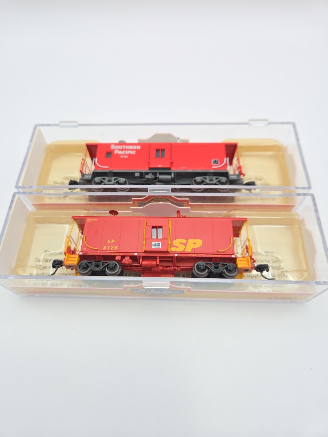 Athearn N Scale SP 23217 And 23215 Red Bay Window Caboose Lot Of 2 | eBay