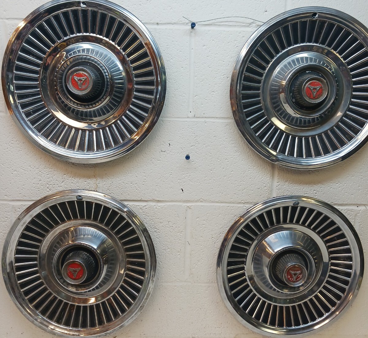 OEM Set of 4 14" Hubcaps #2823002 1967-68 Dodge Polara/Charger/Monaco ...