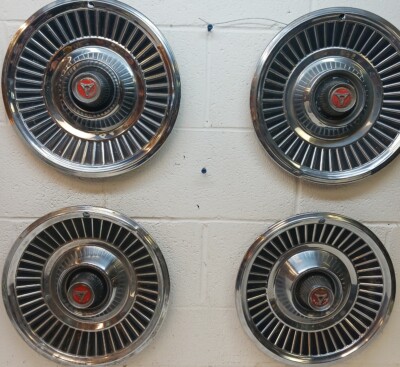 OEM Set of 4 14" Hubcaps #2823002 1967-68 Dodge Polara/Charger/Monaco ...