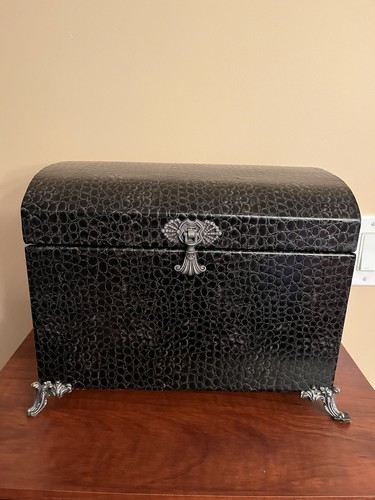 Vintage Black Wooden Coated Textured Keepsake Hinged Storage Trunk Box ...