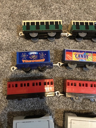 Thomas Trackmaster HUGE LOT of Coaches and Box Cars 20 cars! | eBay