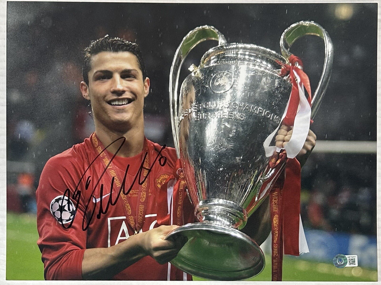 Cristiano Ronaldo Autographed Memorabilia | Signed Photo, Jersey ...