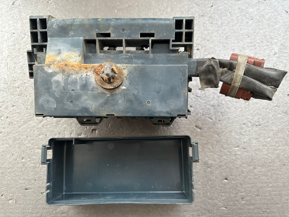 Genuine Nissan Patrol Y61 ZD30 2000 Relay box | eBay