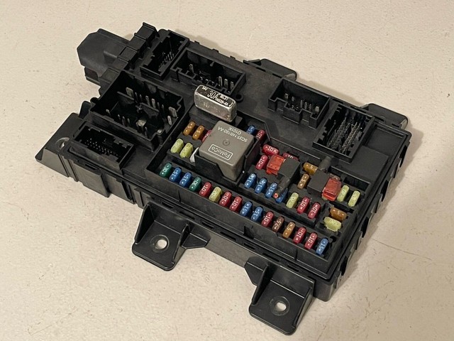 11-16 VPG MV1 MV-1 Body Control Module Fuse Relay Junction Box BC2T ...