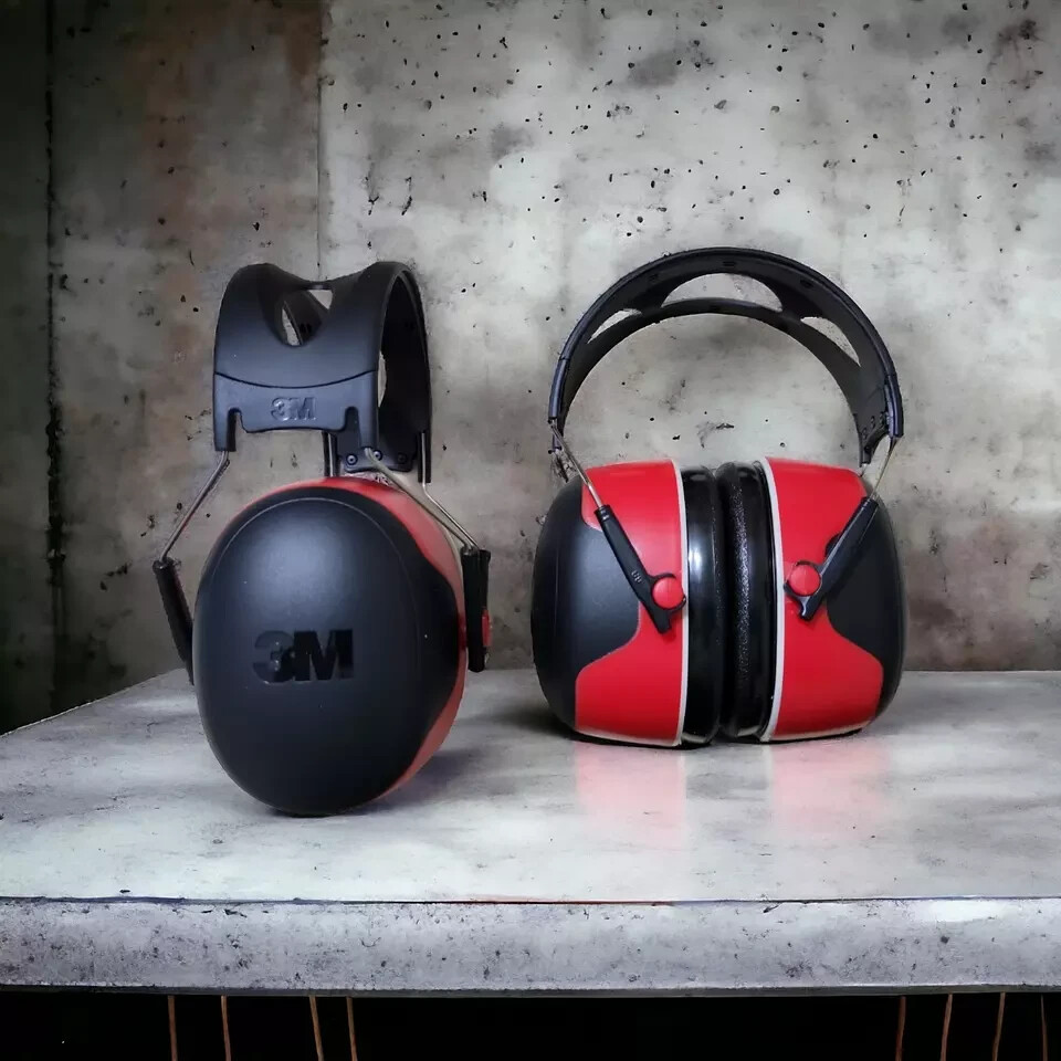 3M Pro-Grade Black/Red NRR 30dB Lightweight & Adjustable Noise-Reducing ...