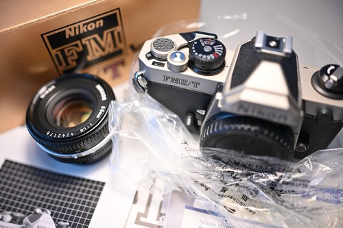 [USA Seller] Nikon FM2/T SLR Film Camera FM2T Titanium w/ 50mm f1.8 ...