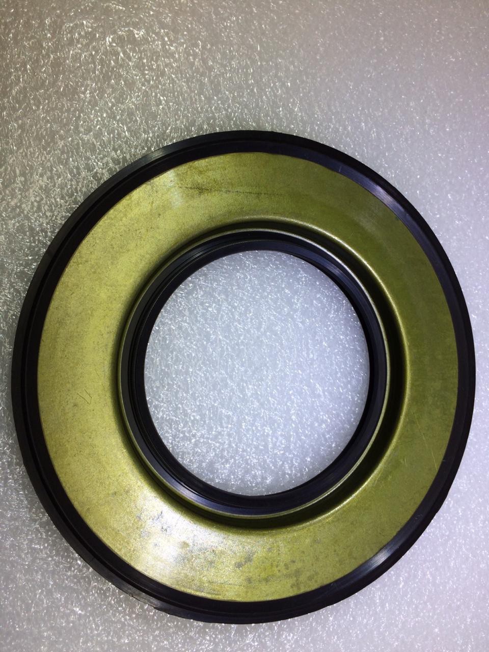 198636170 Rear Oil Seal For Perkins CAT 156-6973 403D-15 403D-15T 403C ...