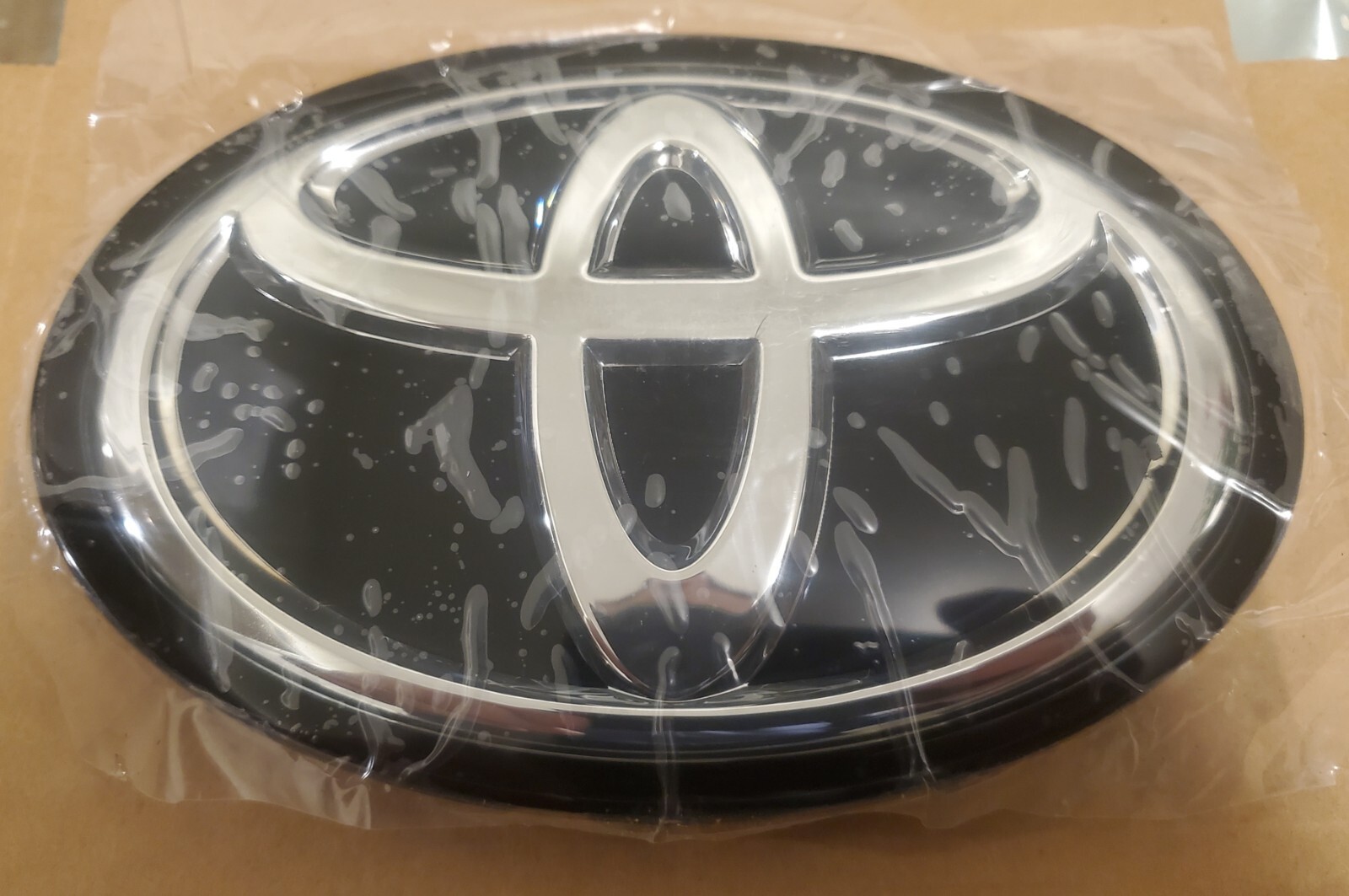 90975-02160 Toyota Camry Front Grille Logo Emblem Radar 2021/2022/2023 ...