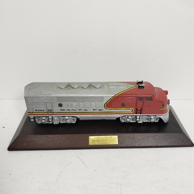 Avon 1992 1948 Santa-Fe F3 Diesel Engine Locomotive Train Model & Wood ...