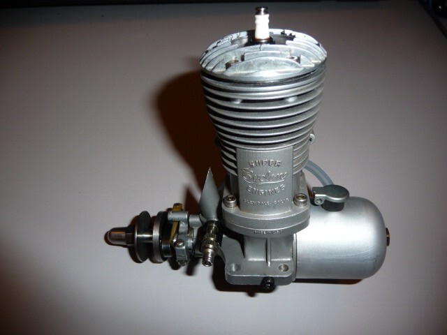 Super Cyclone reproduction " Competition" model airplane ignition ...