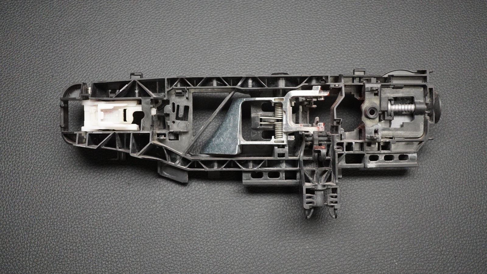 OEM MERCEDES BENZ W238 C238 COUPE RIGHT DOOR HANDLE FRAME BRACKET ...