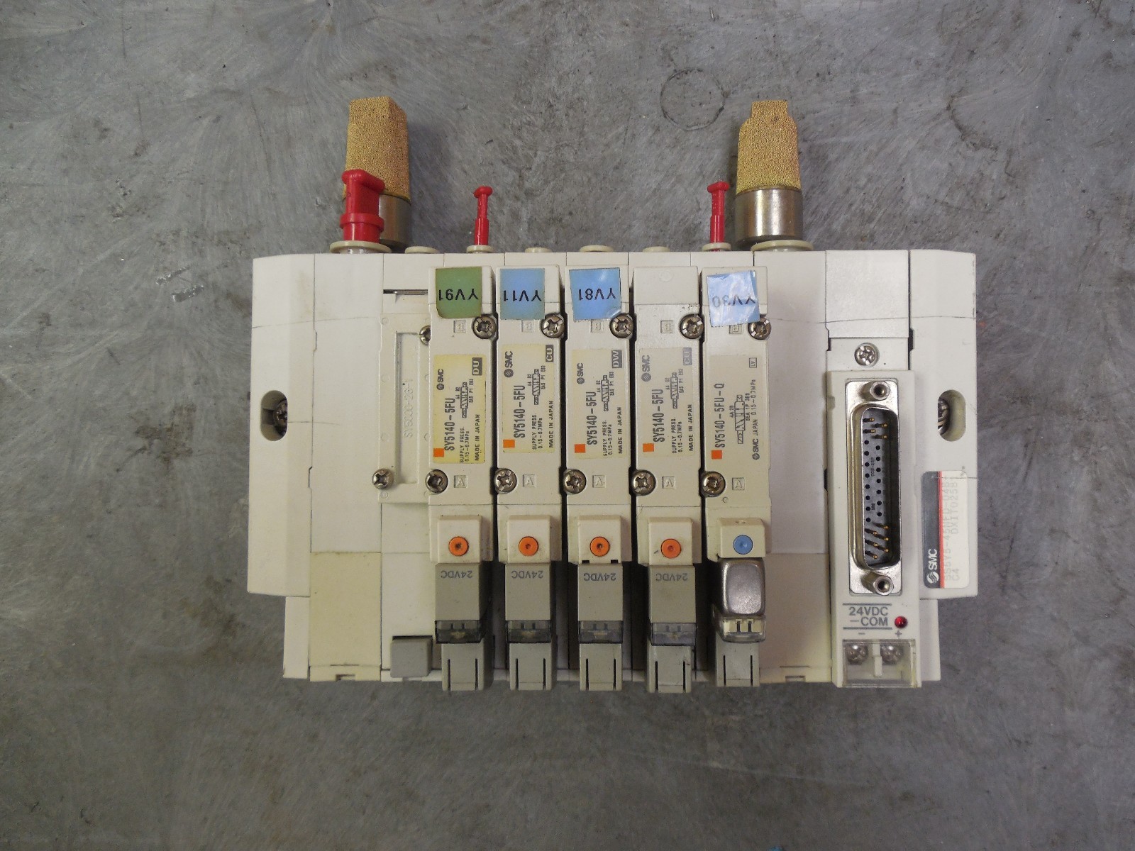 SMC Solenoid Bank SS5Y5-45NFD-04B-C4 w. (4) SY5140-5FU & (1) SY5140-5FU ...
