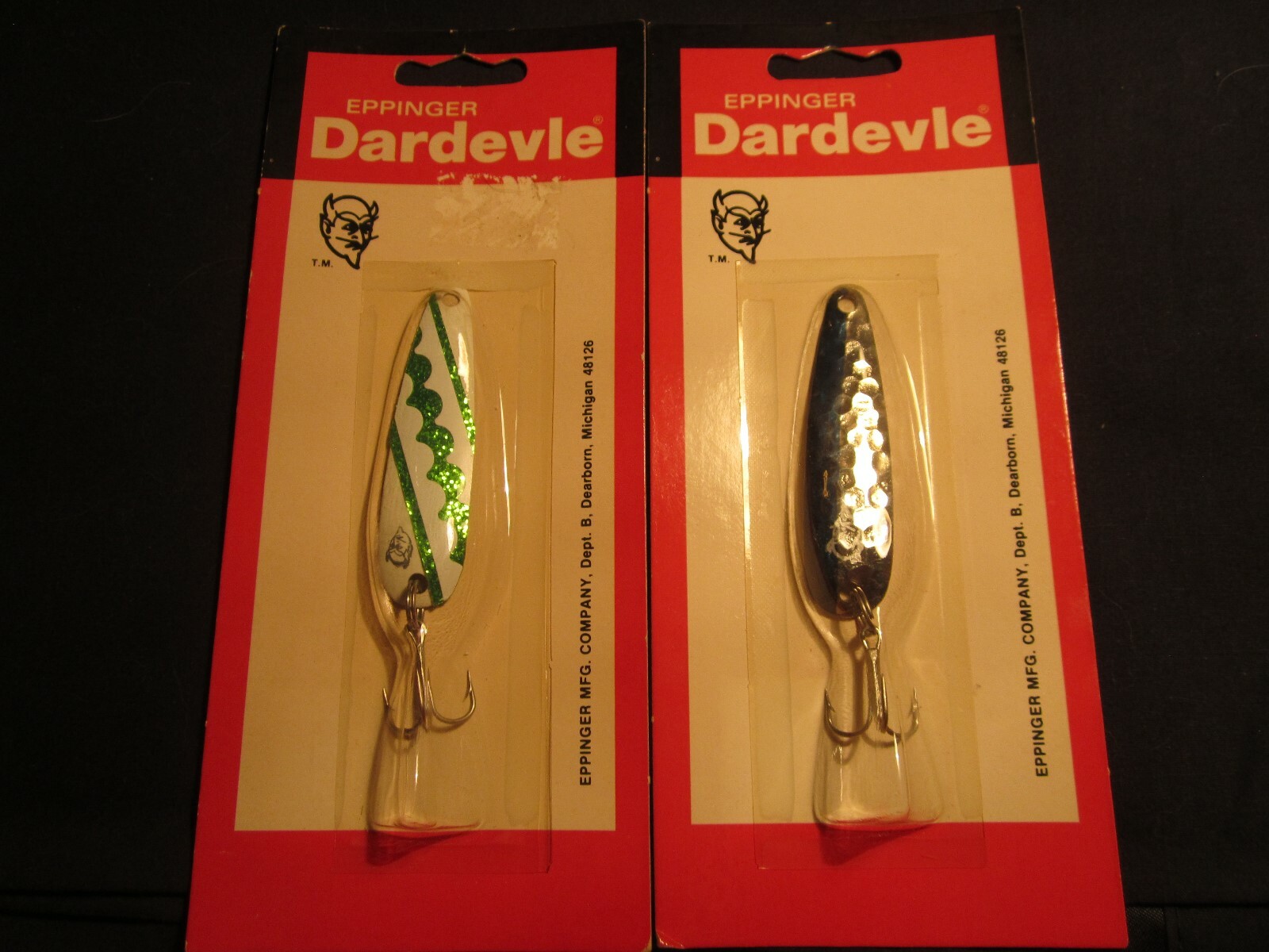 2 Eppinger Chucklet Fishing Spoons 1 Hammered nickel blue edge 1 white ...