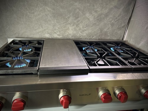 Wolf 48" Range Top - SRT486LP- 6 Burners + Griddle Red Knobs Stainless ...
