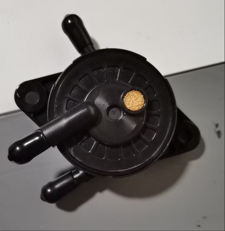 OEM Briggs & Stratton 597338 (Replaces 808492 / 808656) Mikuni Fuel ...