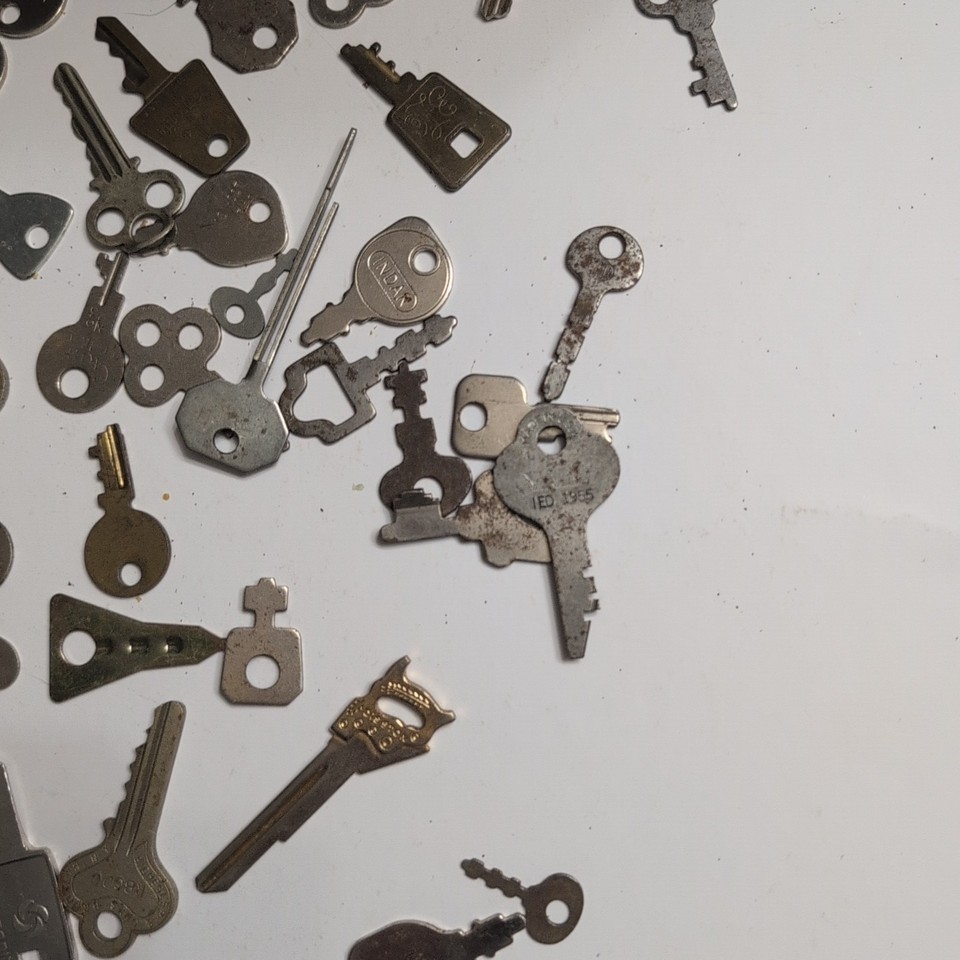 Lot of Odd Antique and Vintage Keys | eBay