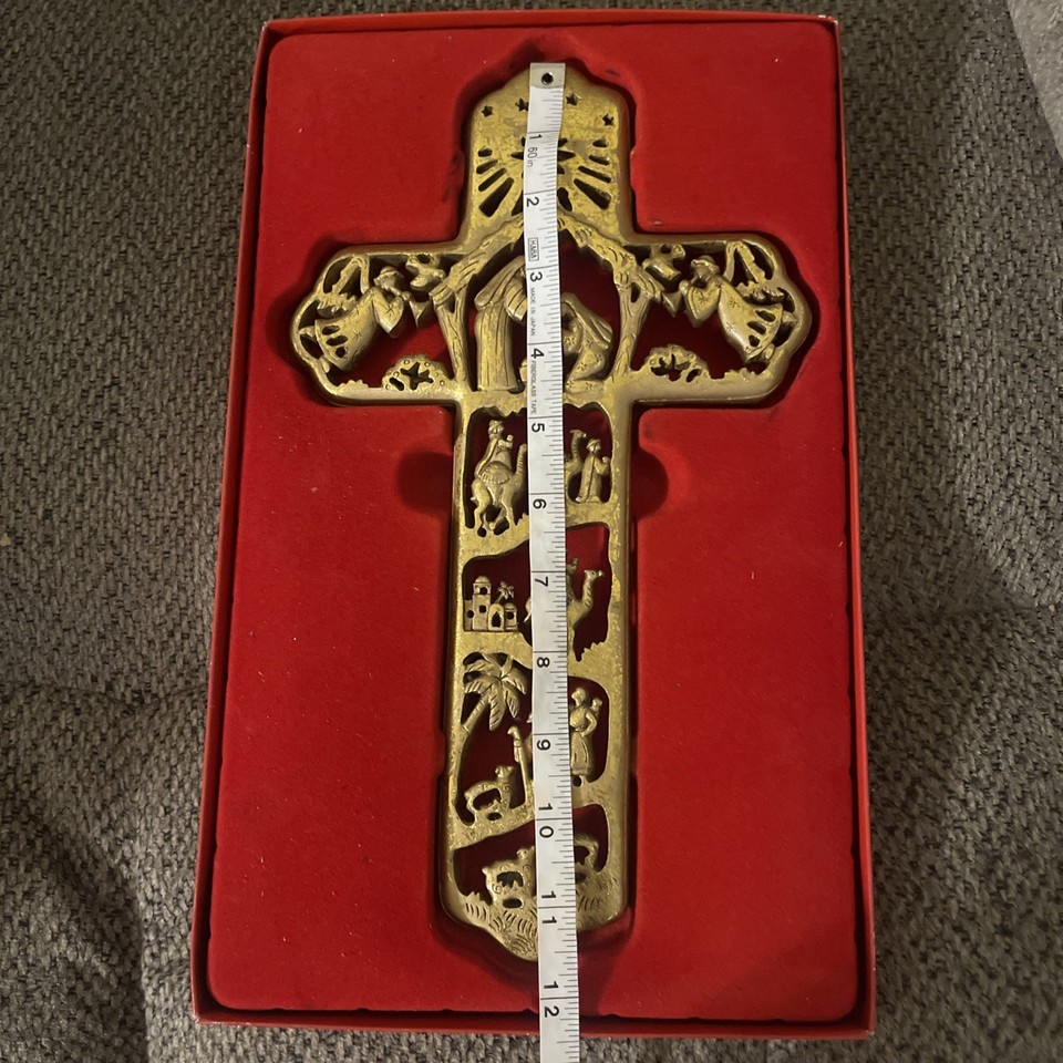 A Christmas Cross Crucifix Gold Leaf Quality Resin Jesus Mary Joseph ...