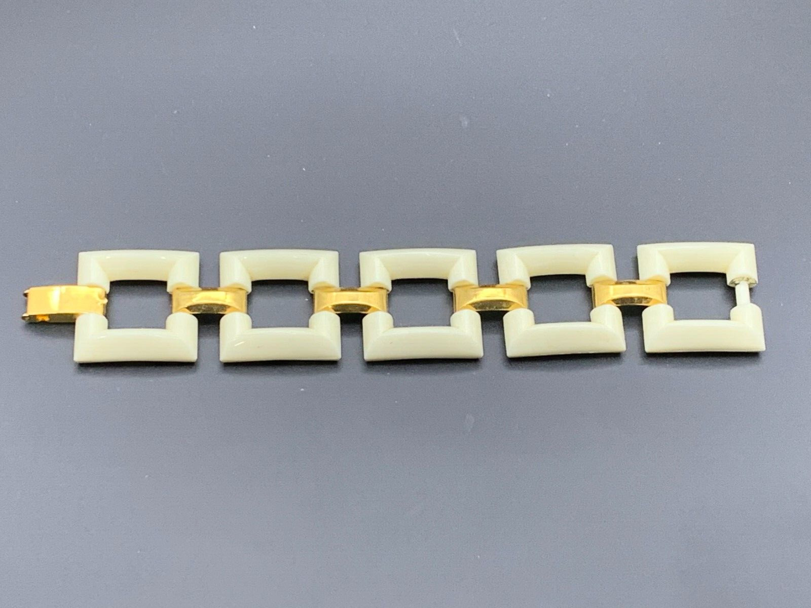 Vintage White Lucite Crown TRIFARI Signed Gold Tone L… - Gem