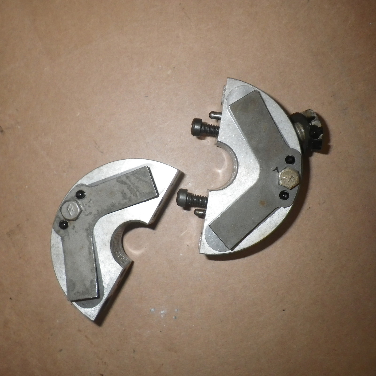 Mariner Mercury Outboard Motor Reed Valve Block assy 1938A6 Comet 75 ...