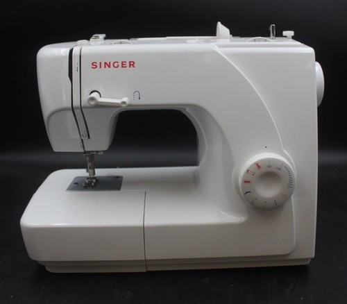 SINGER 1507 Electric Foot Pedal Operated Sewing Machine In White - N48 ...