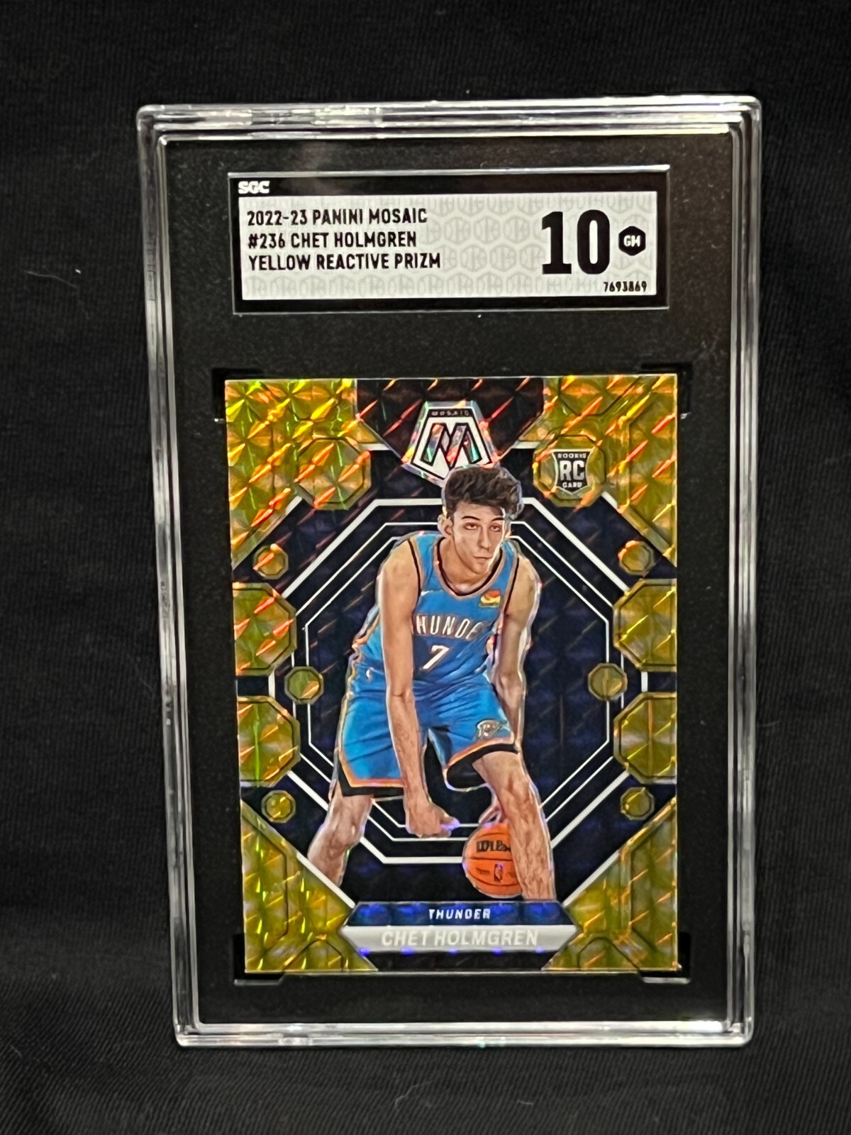 CHET HOLMGREN OKC 2022 23 PANINI MOSAIC #236 YELLOW REACTIVE PRIZM ...