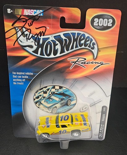 **AUTOGRAPHED** 1:64 2002 Scott Riggs #10 Nesquik Hot Wheels 1957 ...