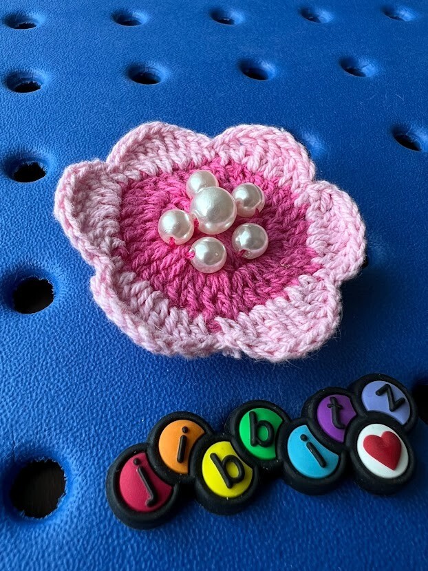 Crocheted Flower Pink Jibbitz Shoe Charm. Authentic Crocs Jibbitz. Very ...