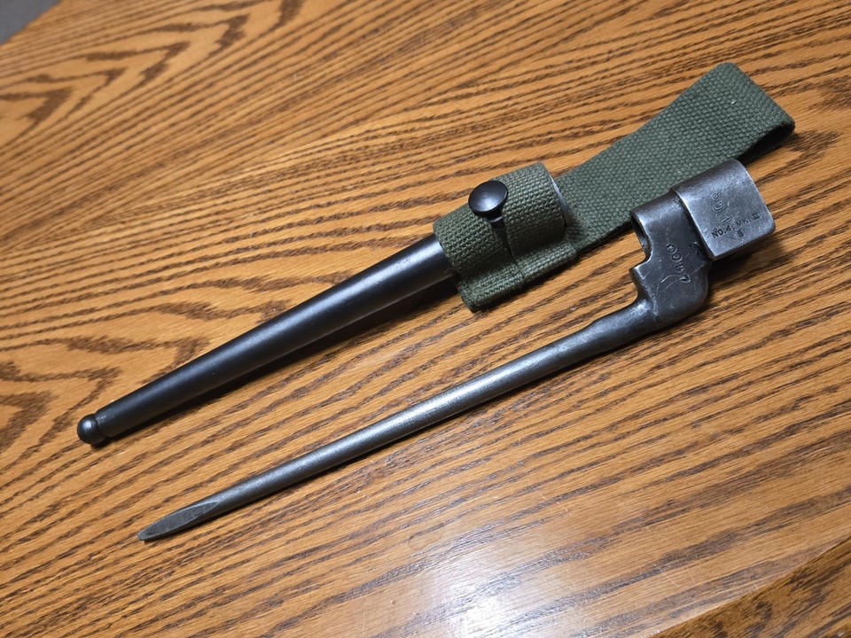 WWII British Enfield No 4 MKII Spike Bayonet Savage with Scabbard and ...