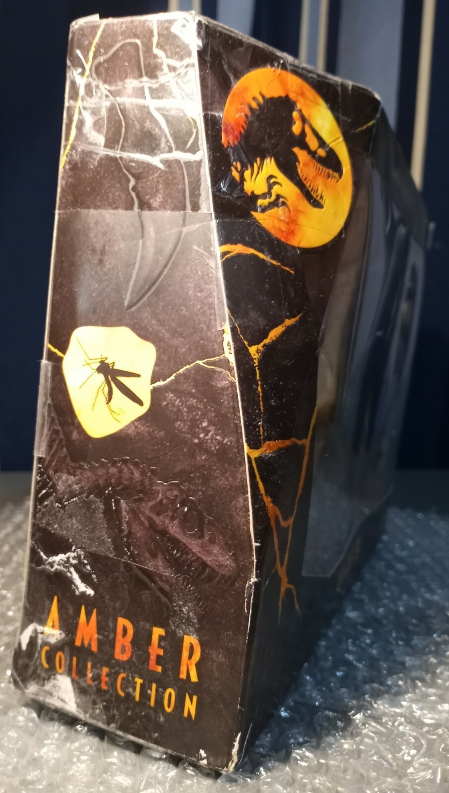 Jurassic World GJD03 Amber Collection Velociraptor Action Figure for ...